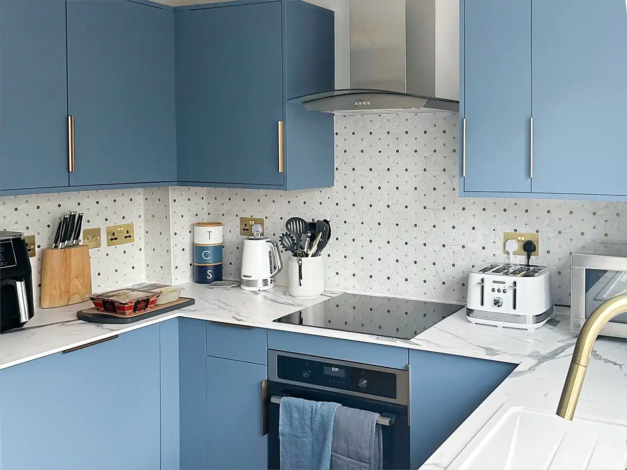 Flower Tiles Kitchen Bathroom Splashback Marble Wall Mosaic White Gold