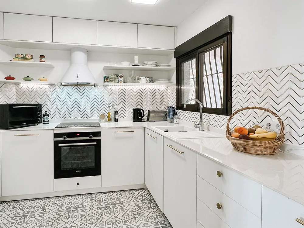 Kitchen Splashback Chevron Backsplash Tiles White Marble Mosaic Metal ...